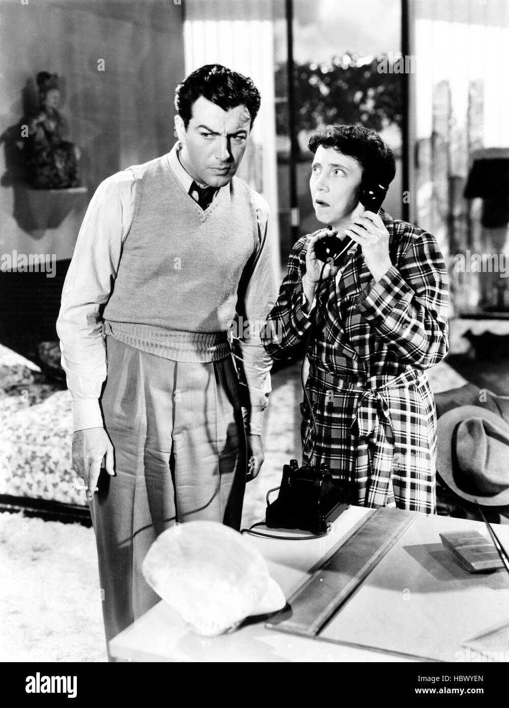 HER CARDBOARD LOVER, from left, Robert Taylor, Elizabeth Patterson ...