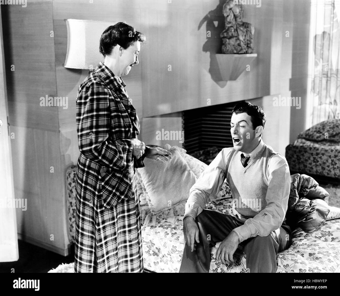 HER CARDBOARD LOVER, from left, Elizabeth Patterson, Robert Taylor ...