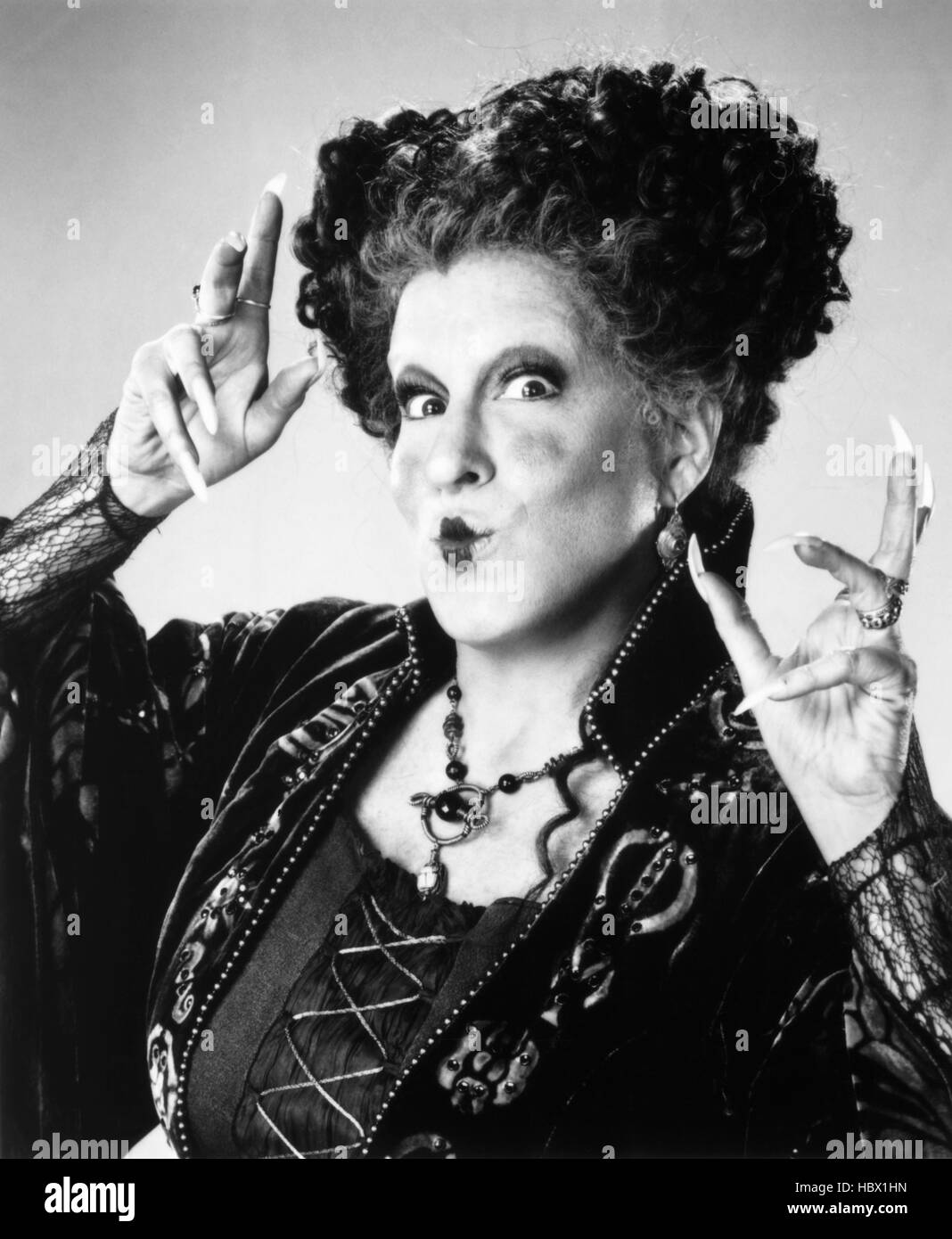 HOCUS POCUS, Bette Midler, 1993. ©Buena Vista/courtesy Everett ...