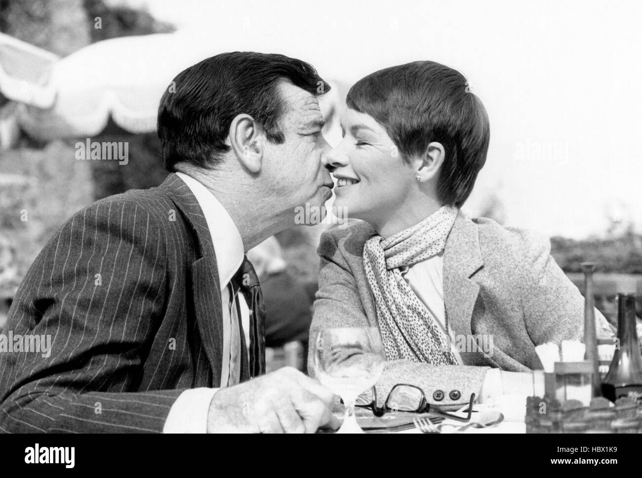 HOPSCOTCH, from left, Walter Matthau, Glenda Jackson, 1980, ©Avco ...