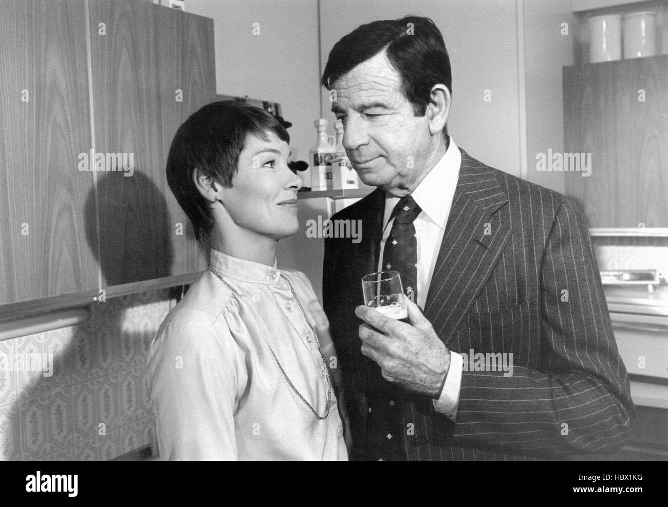 HOPSCOTCH, from left, Glenda Jackson, Walter Matthau, 1980, ©Avco ...