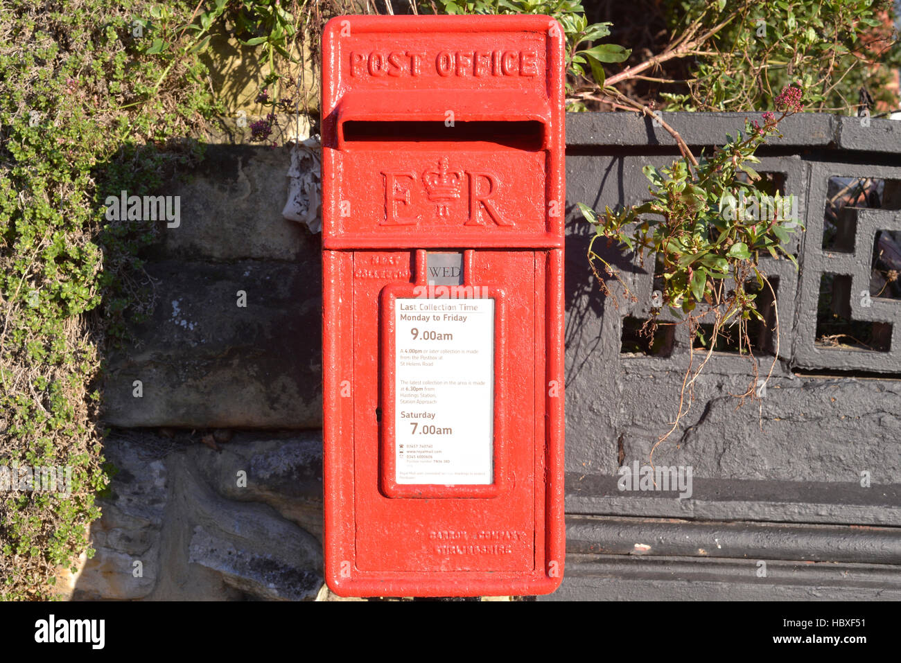 Old style ER post office street box Stock Photo - Alamy