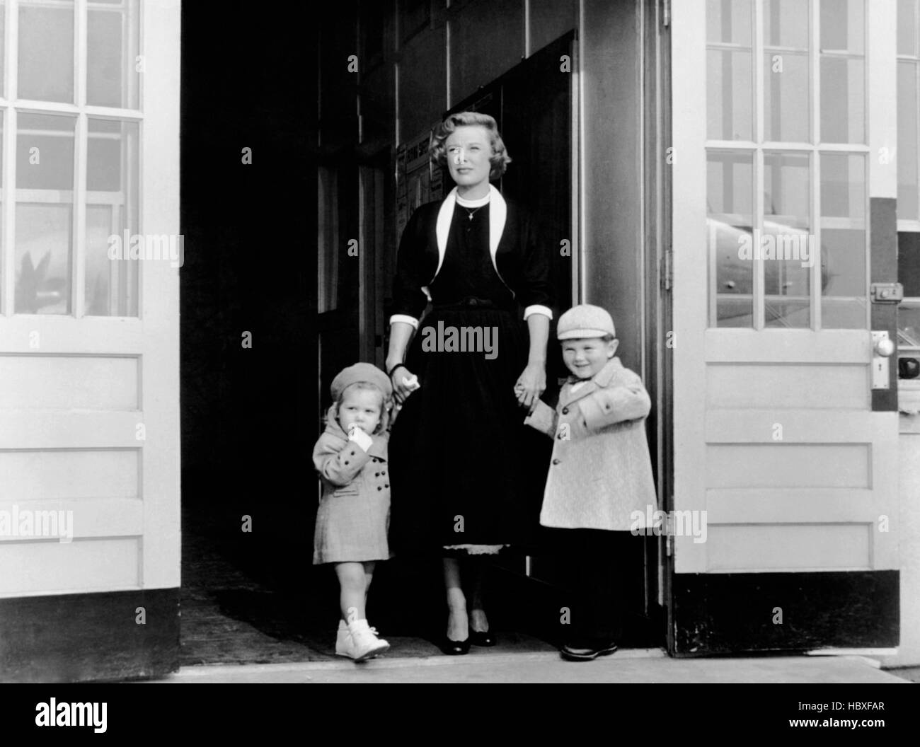 THE GLENN MILLER STORY, from left, Bonnie Eddy, June Allyson, Kevin ...