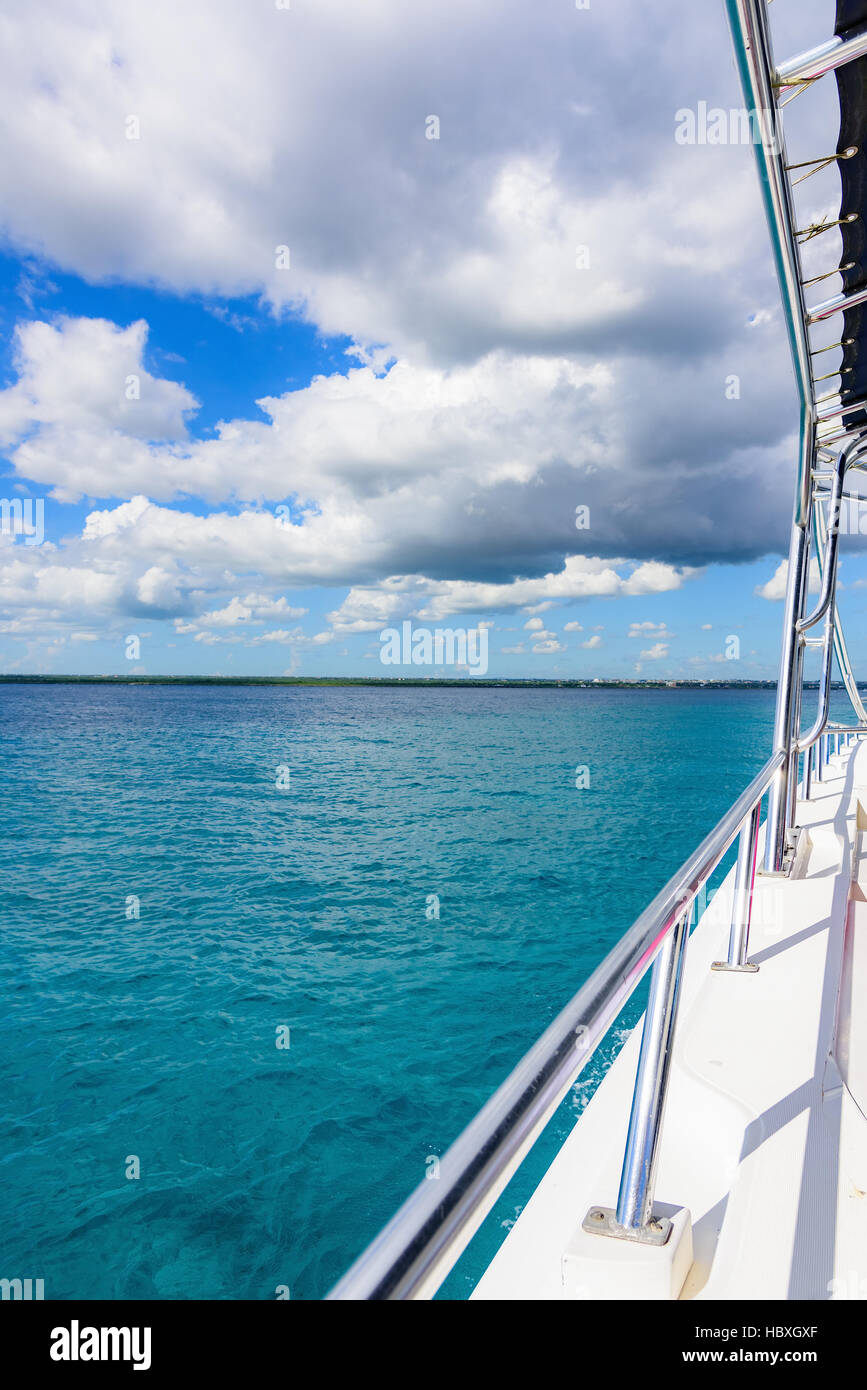 yacht side view Stock Photo - Alamy