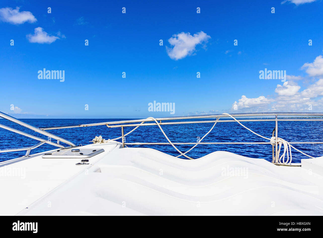 yacht side view Stock Photo - Alamy