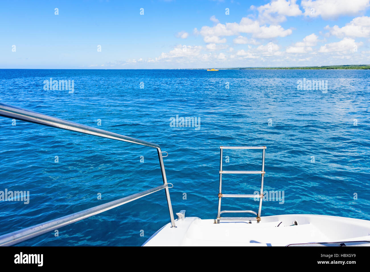 yacht side view Stock Photo - Alamy