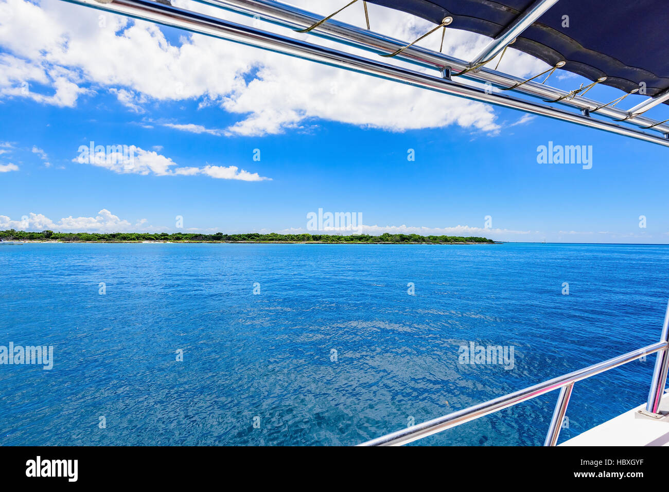 yacht side view Stock Photo - Alamy