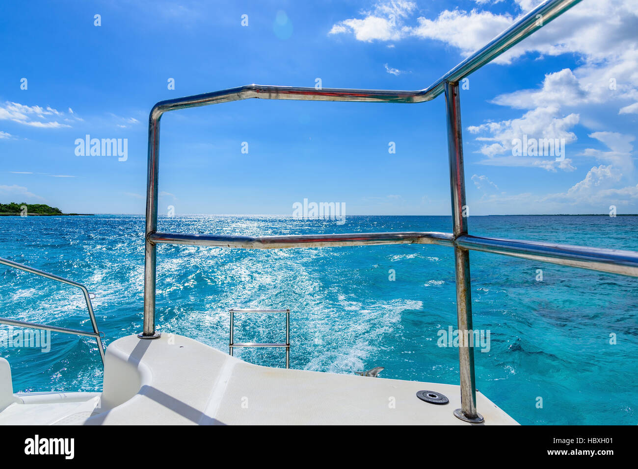 yacht side view Stock Photo - Alamy