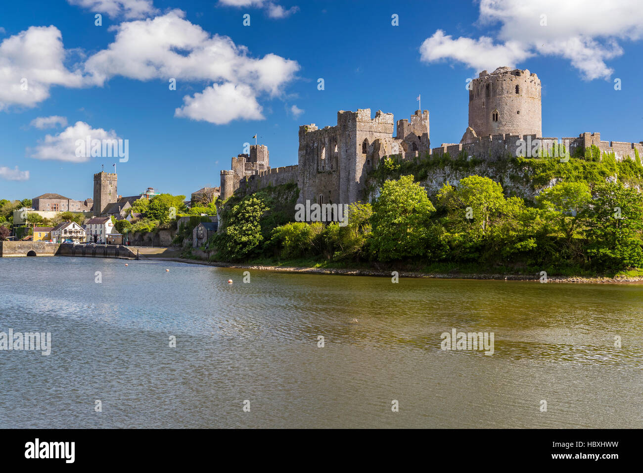 Pembroke castle hi-res stock photography and images - Alamy
