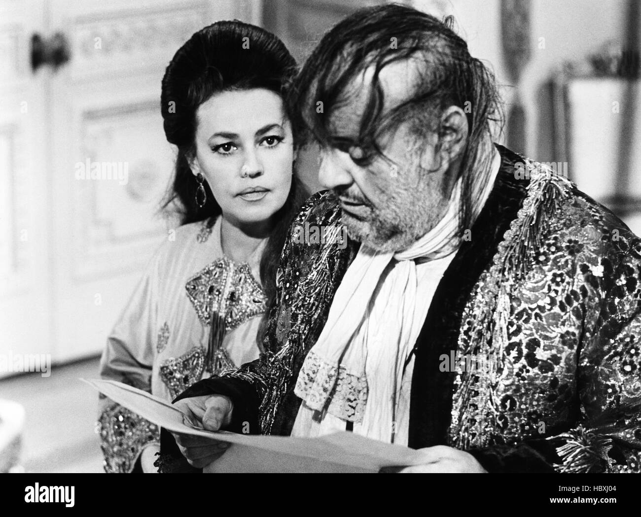 GREAT CATHERINE, from left: Jeanne Moreau as Catherine the Great, Zero ...