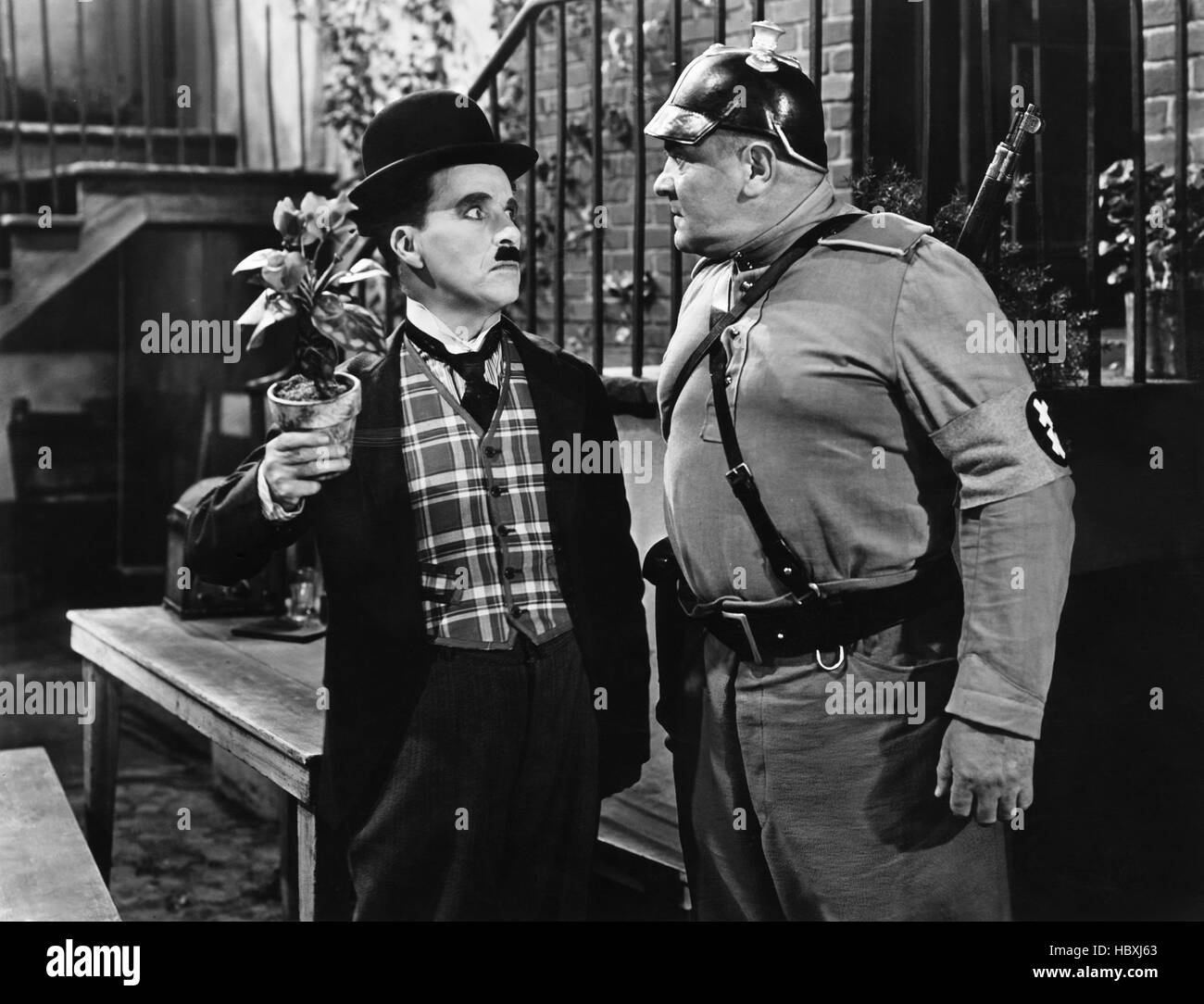 THE GREAT DICTATOR, Charlie Chaplin, (left), 1940 Stock Photo - Alamy