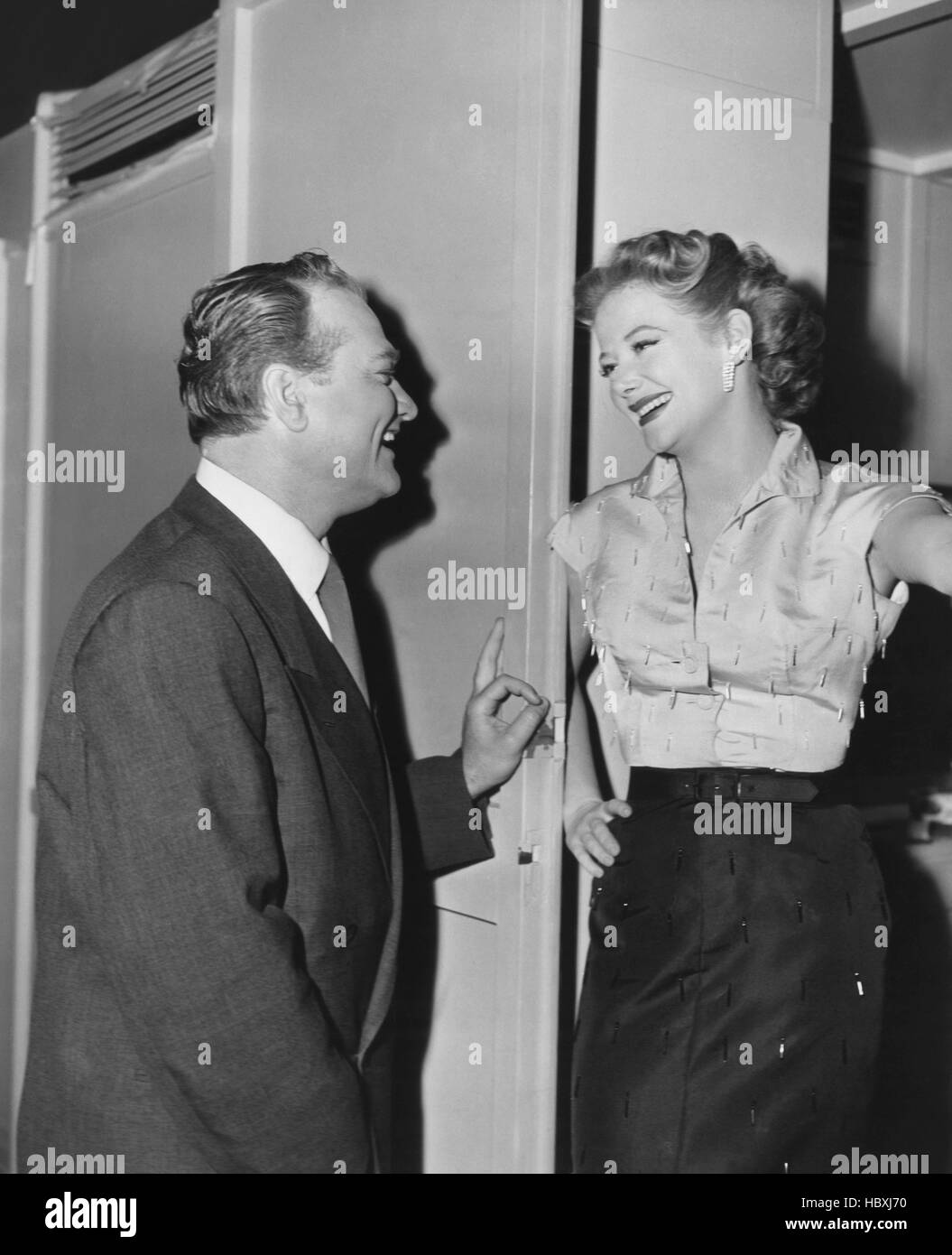 THE GREAT DIAMOND ROBBERY, from left: Red Skelton, Cara Williams on set ...