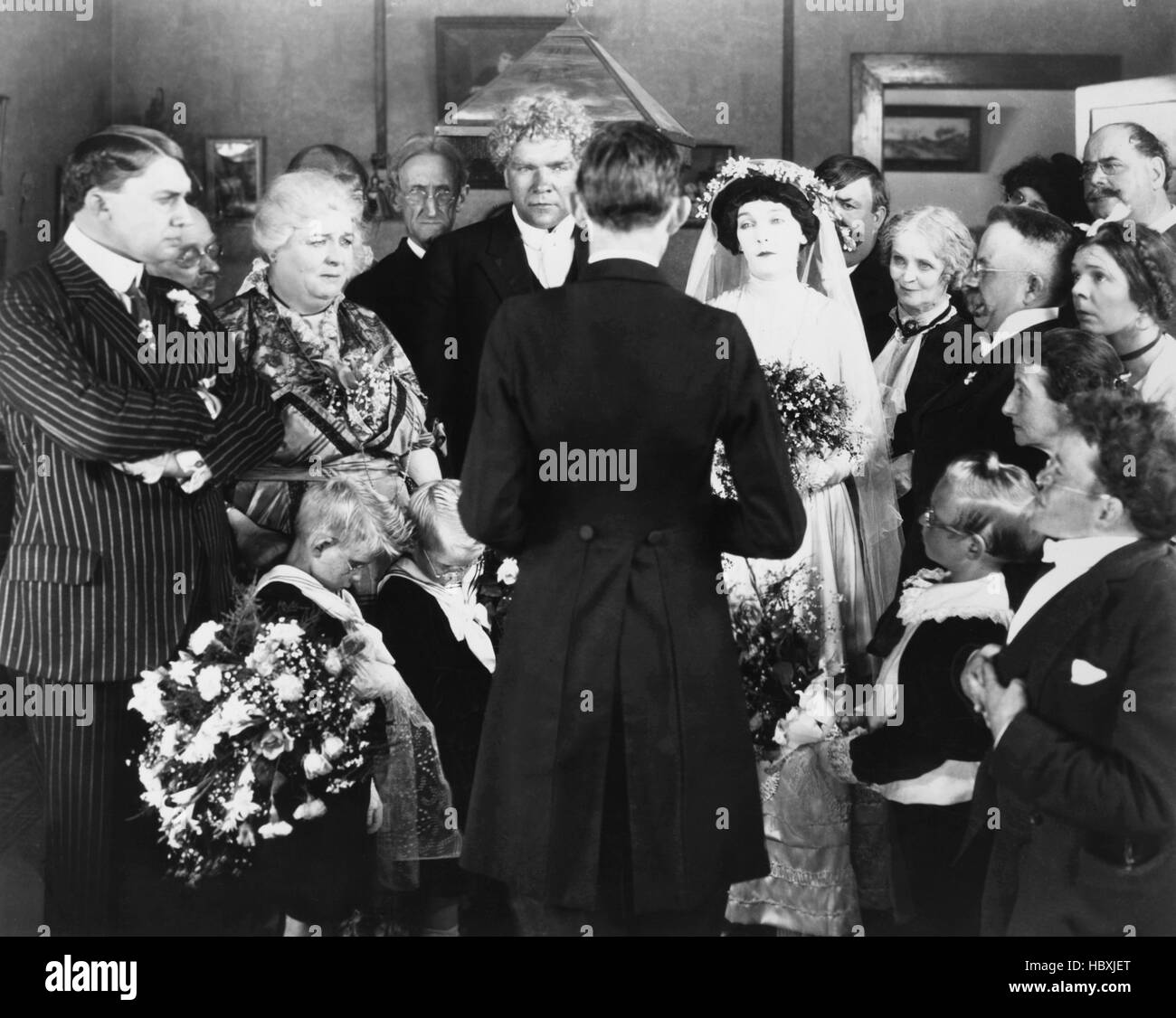GREED, from left: Jean Hersholt, Sylvia Ashton, Gibson Gowland, Zasu ...