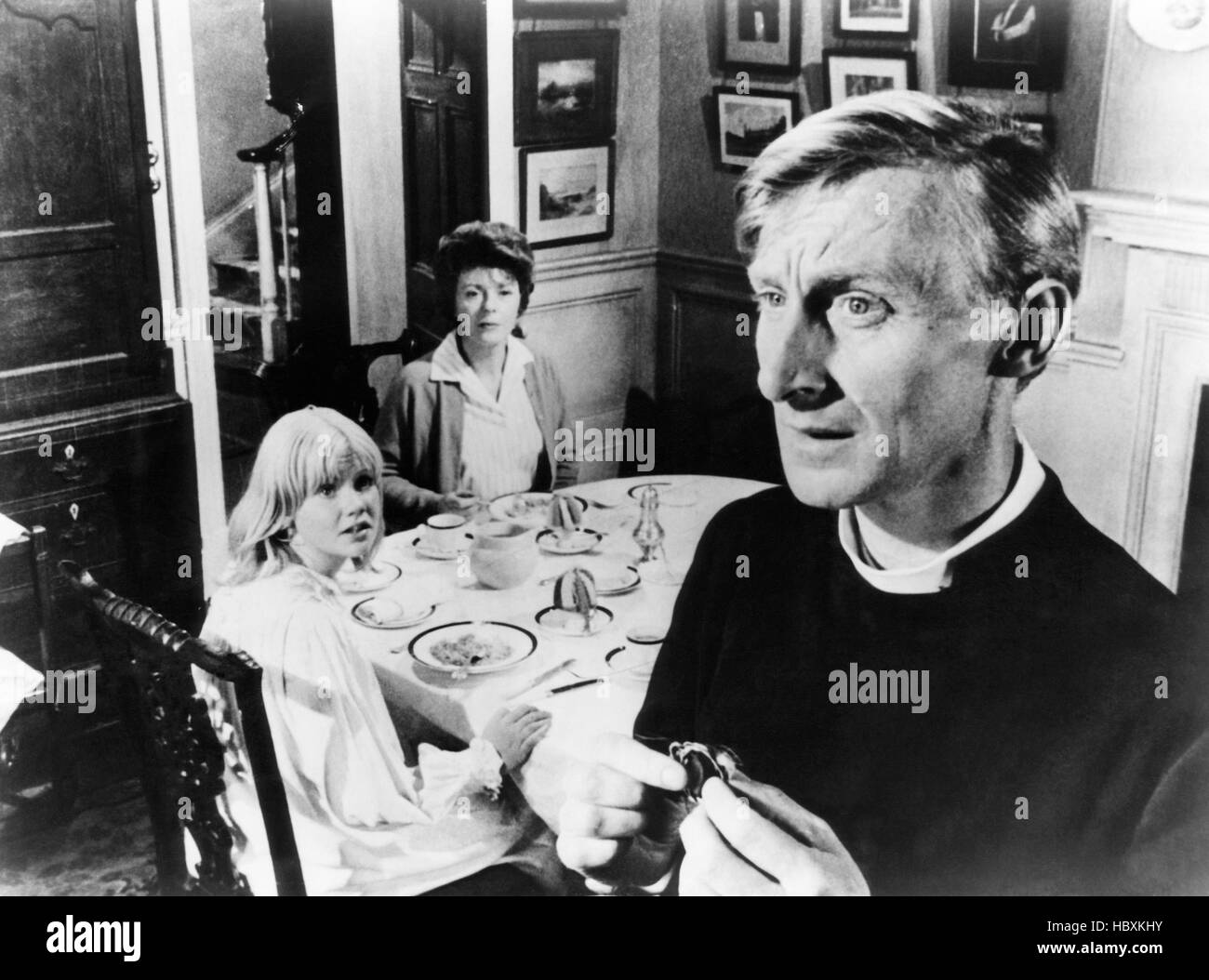 GYPSY GIRL, Hayley Mills, Annette Crosbie, Geoffrey Bayldon, 1966 Stock ...