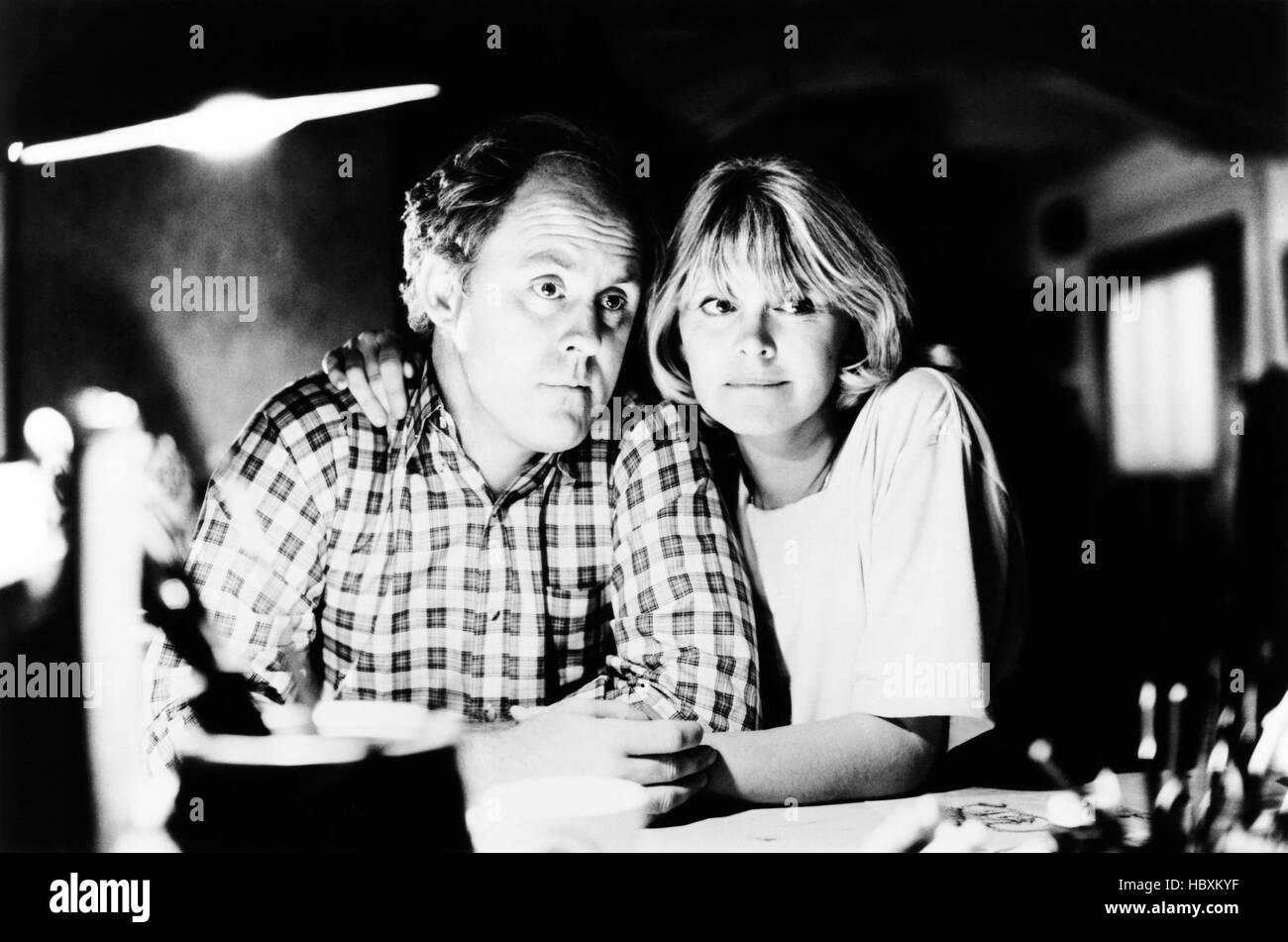 HARRY AND THE HENDERSONS, from left: John Lithgow, Melinda Dillon, 1987 ...