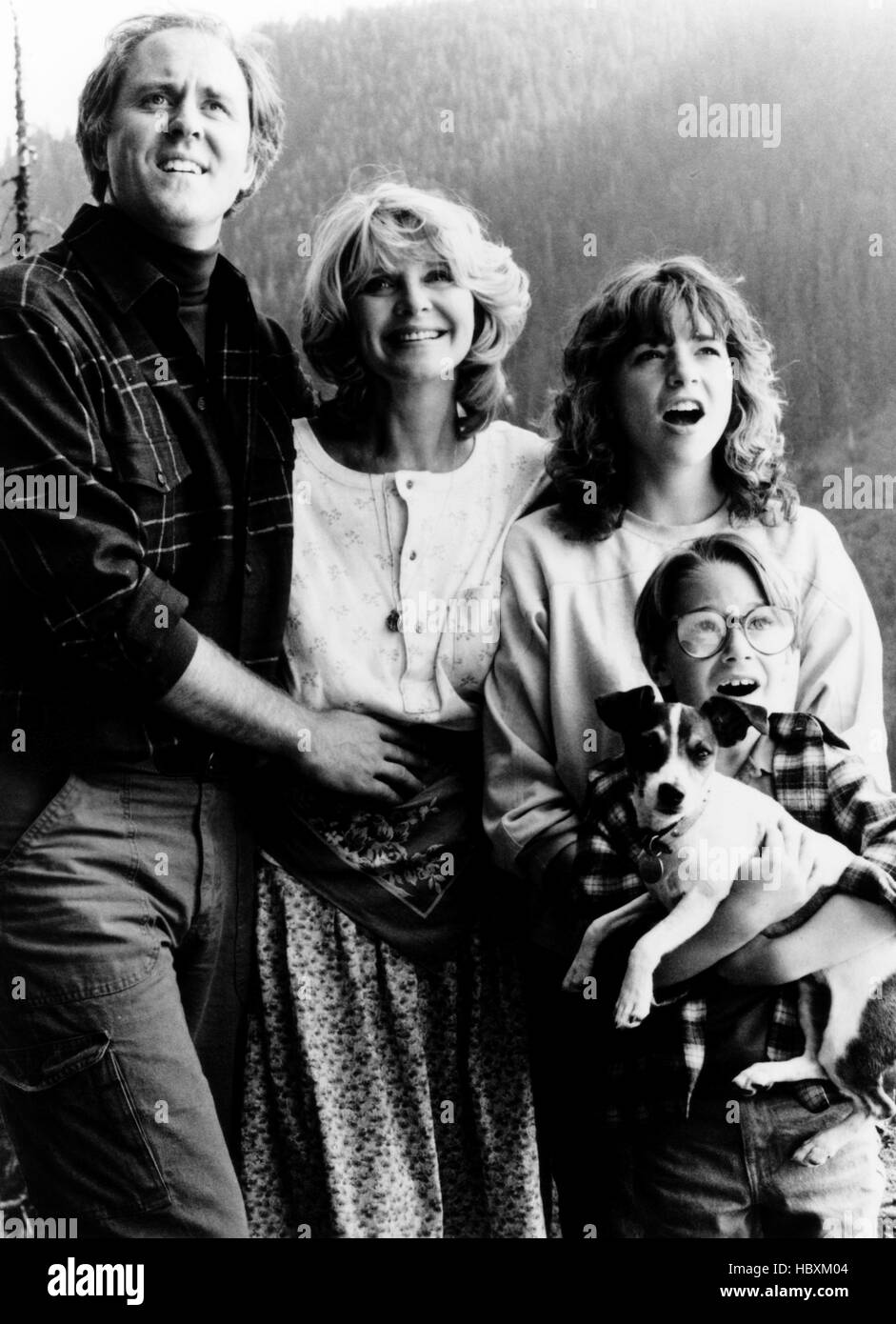 HARRY AND THE HENDERSONS, from left, John Lithgow, Melinda Dillon ...