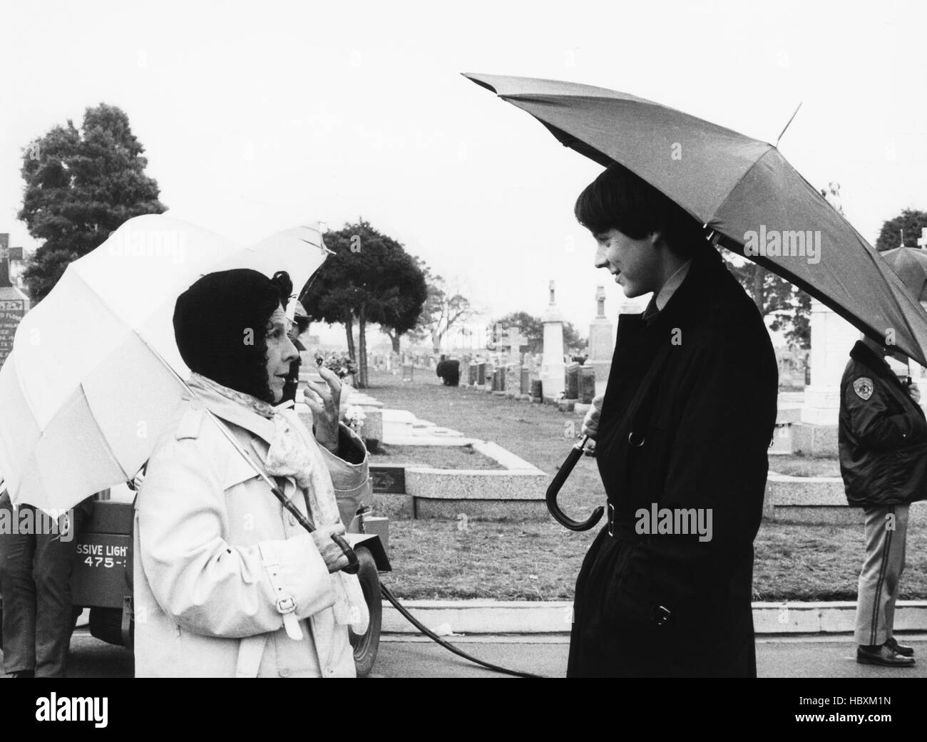 HAROLD AND MAUDE, from left: Ruth Gordon, Bud Cort on set, 1971 Stock ...