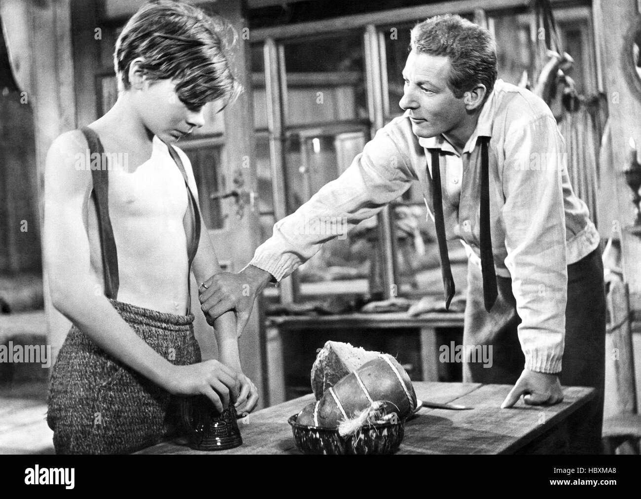 HANS CHRISTIAN ANDERSEN, Joey Walsh, Danny Kaye, 1952 Stock Photo - Alamy