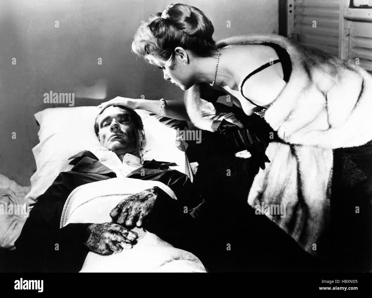 THE HANDS OF ORLAC, (aka THE HANDS OF A STRANGLER), from left, Mel ...