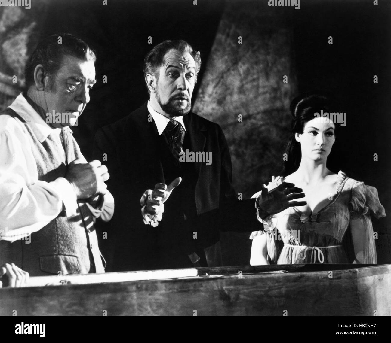 THE HAUNTED PALACE, from left, Lon Chaney, Jr., Vincent Price, Cathie ...
