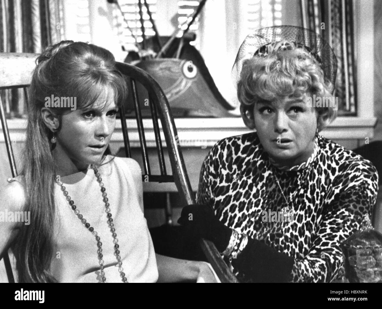 HARPER, Julie Harris, Shelley Winters, 1966 Stock Photo - Alamy