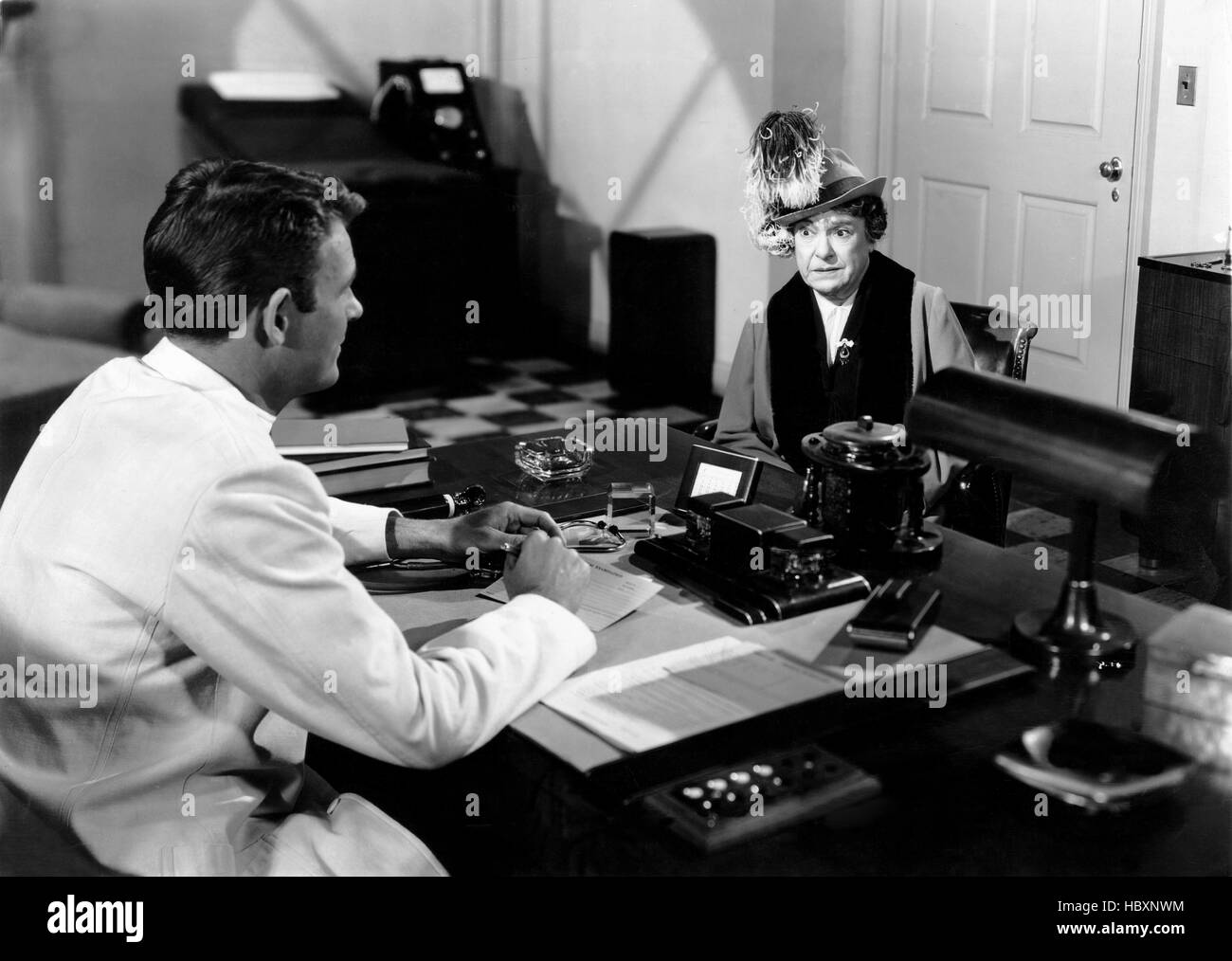 HARVEY, from left, Charles Drake, Josephine Hull, 1950 Stock Photo - Alamy