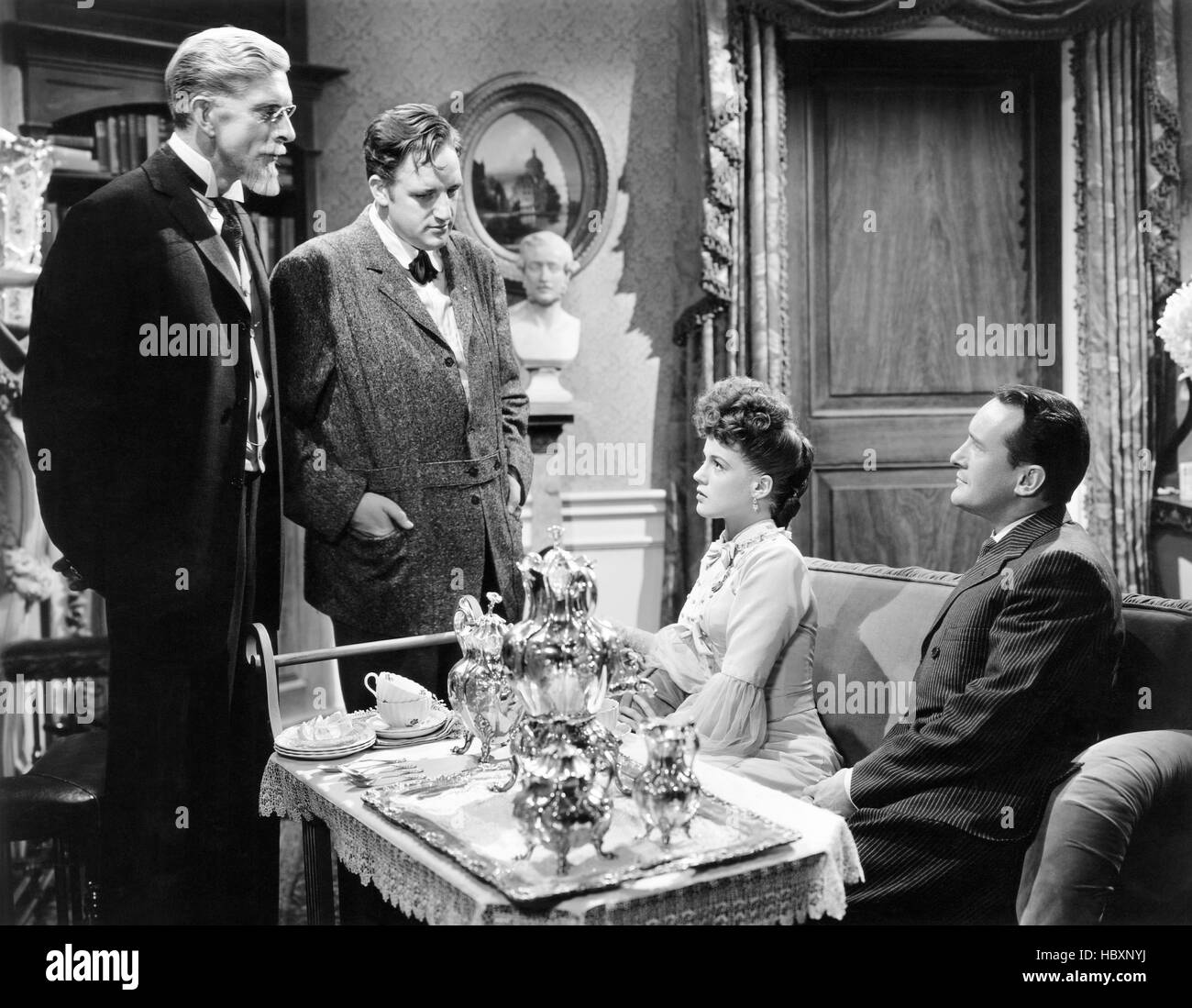 HANGOVER SQUARE, from left: Alan Napier, Laird Cregar, Faye Marlowe ...