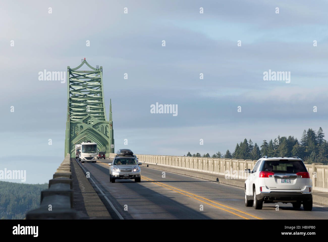 Conde McCullough Memorial Bridge on Highway 101 on the Oregon Coast ...