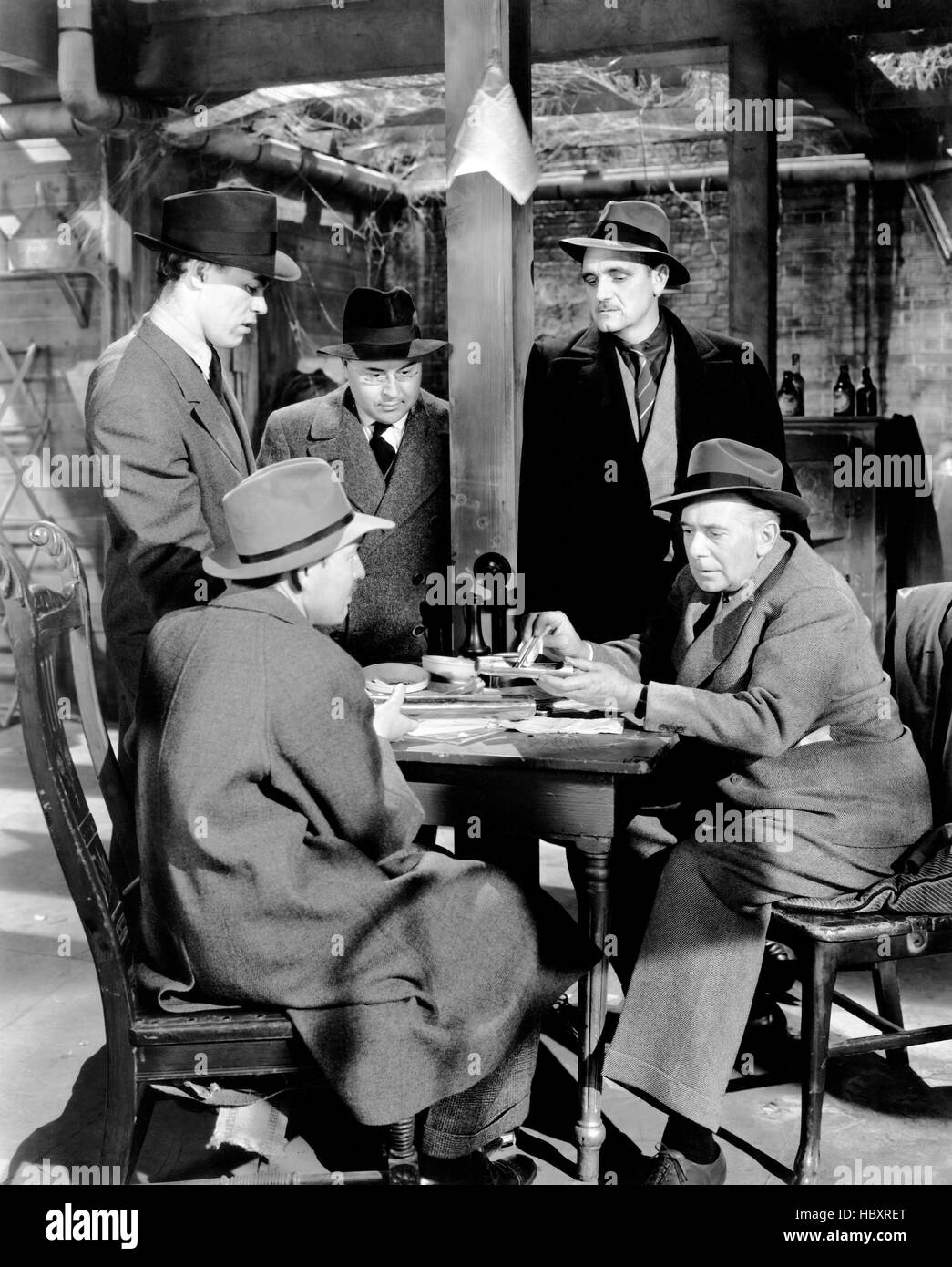 THE HIDDEN EYE, clockwise from lower left, Byron Foulger, Jack Lambert ...