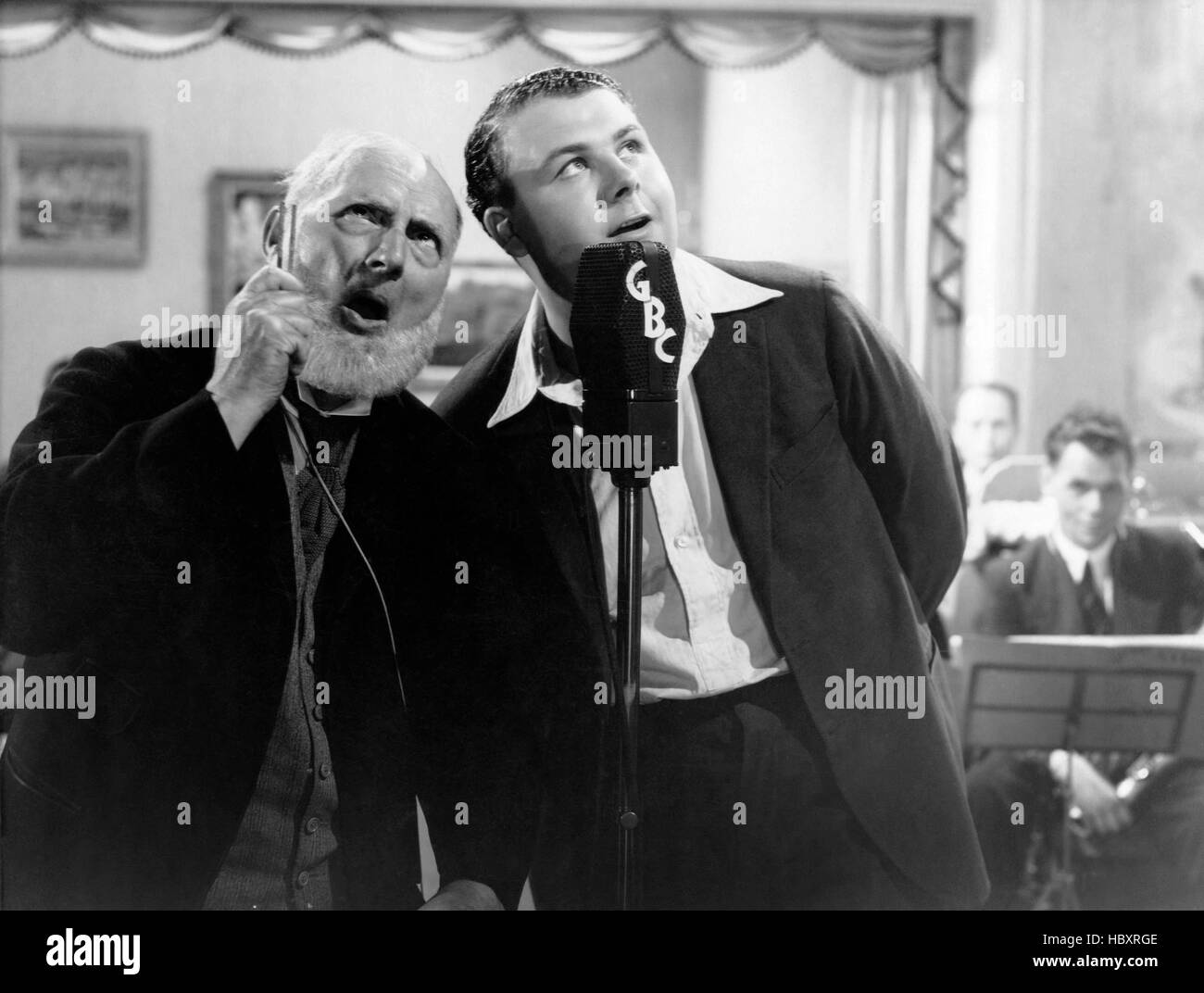 HI GANG!, Moore Marriott, Graham Moffatt, 1941 Stock Photo - Alamy