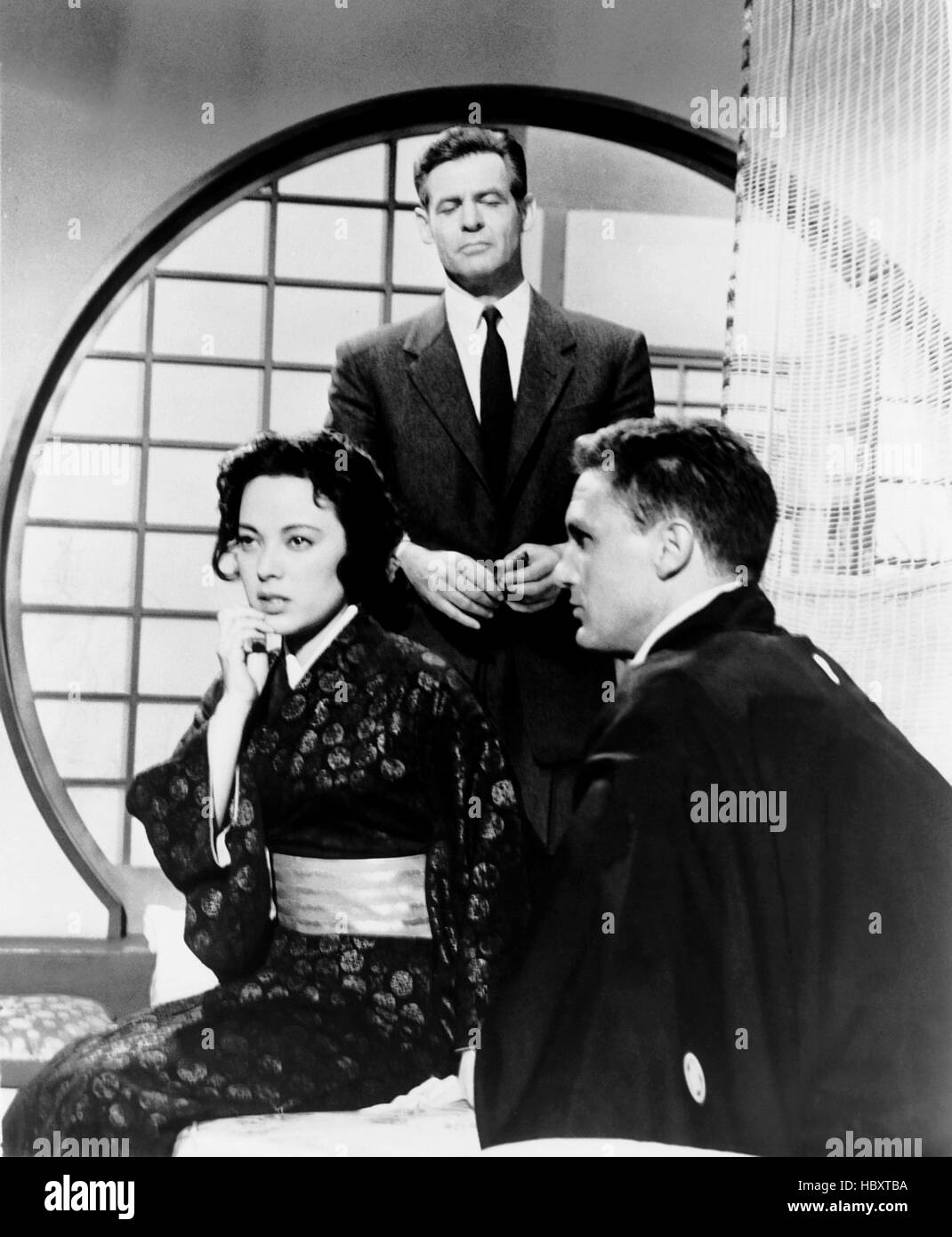 HOUSE OF BAMBOO, from left, Shirley Yamaguchi, Robert Ryan, Robert ...