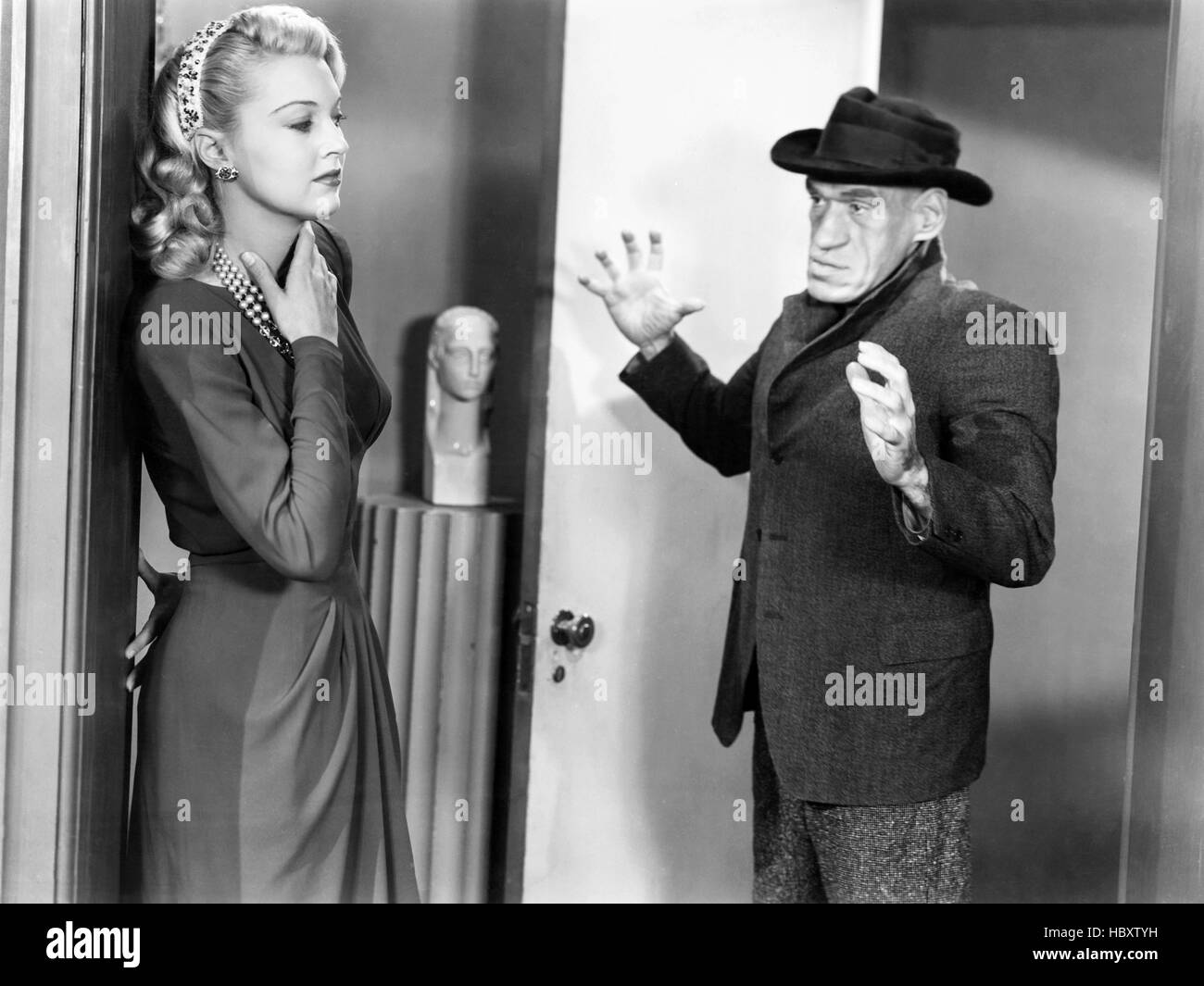 HOUSE OF HORRORS, from left, Joan Shawlee, Rondo Hatton, 1946 Stock ...