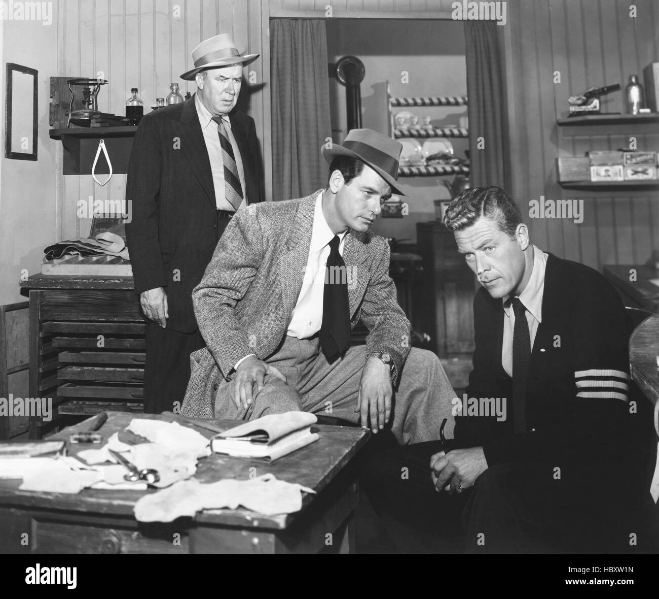 HUNT THE MAN DOWN, from left: Harry Shannon, Gig Young, Willard Parker ...