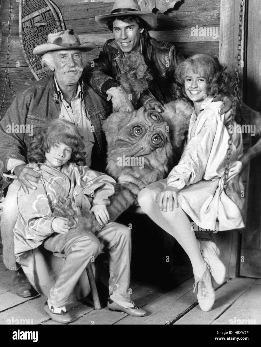 HYPER SAPIEN: PEOPLE FROM ANOTHER STAR, (clockwise from bottom left ...