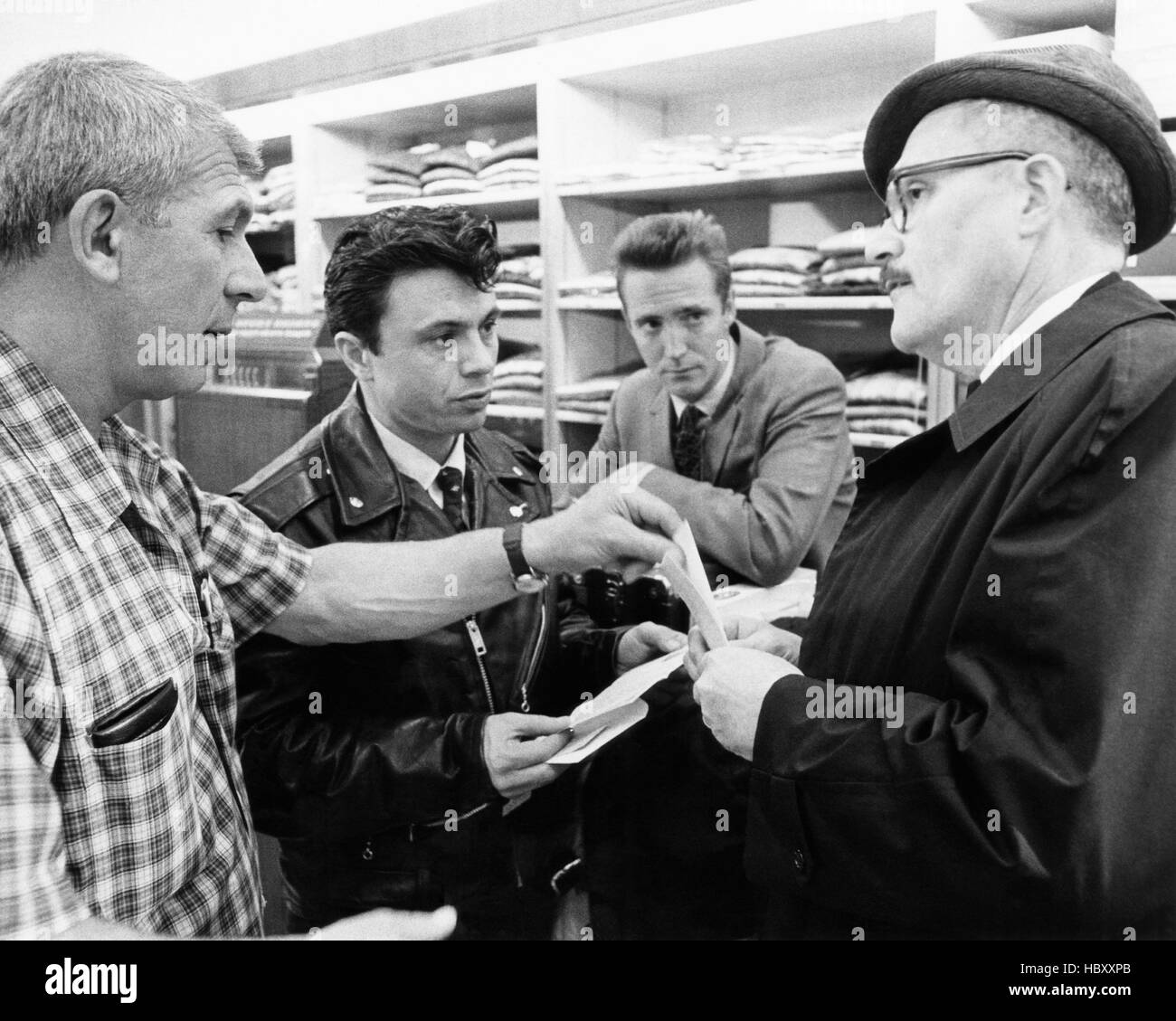 IN COLD BLOOD, from left, director Richard Brooks, Robert Blake, Scott ...