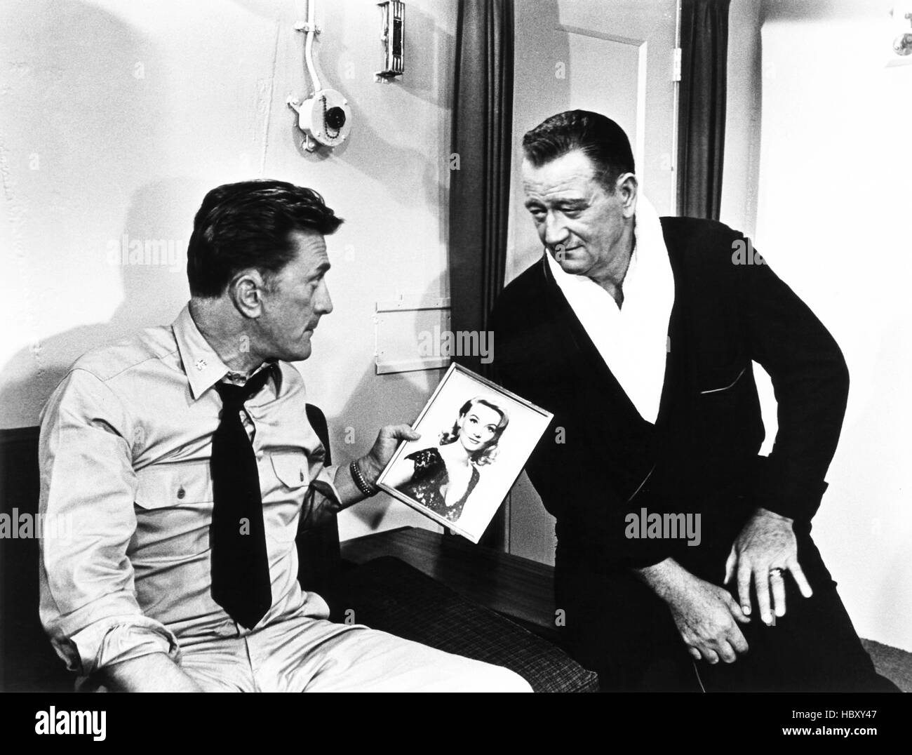 IN HARM'S WAY, from left, Kirk Douglas, Barbara Bouchet, (in photo ...