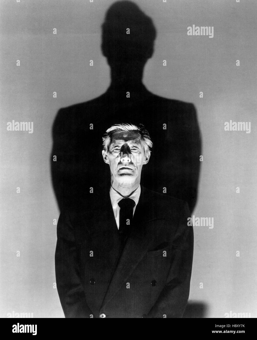 INVISIBLE INVADERS, John Carradine, 1959 Stock Photo - Alamy INVISIBLE INVADERS, John Carradine, 1959 Stock Photo - Alamy