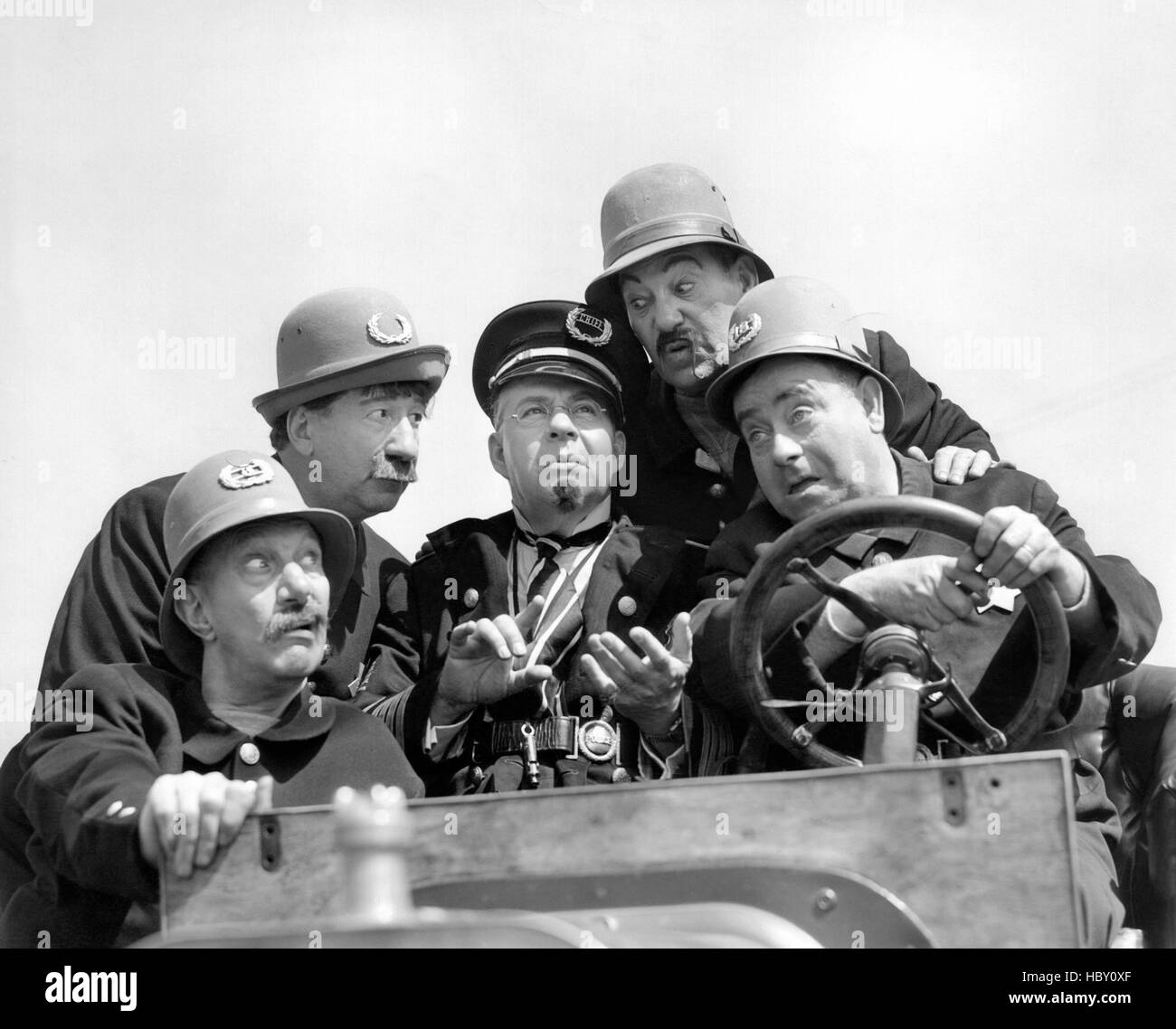 HOLLYWOOD CAVALCADE, form left: Jimmy Finlayson, Hank Mann, Jed Prouty ...