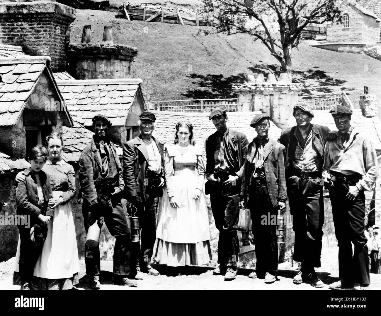 HOW GREEN WAS MY VALLEY, from left: Roddy McDowall, Sara Allgood ...