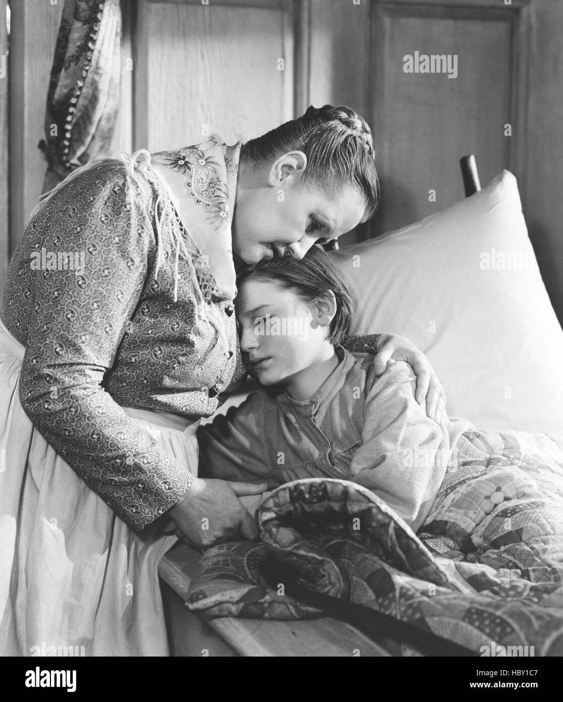 HOW GREEN WAS MY VALLEY, from left: Sara Allgood, Roddy McDowall, 1941 ...