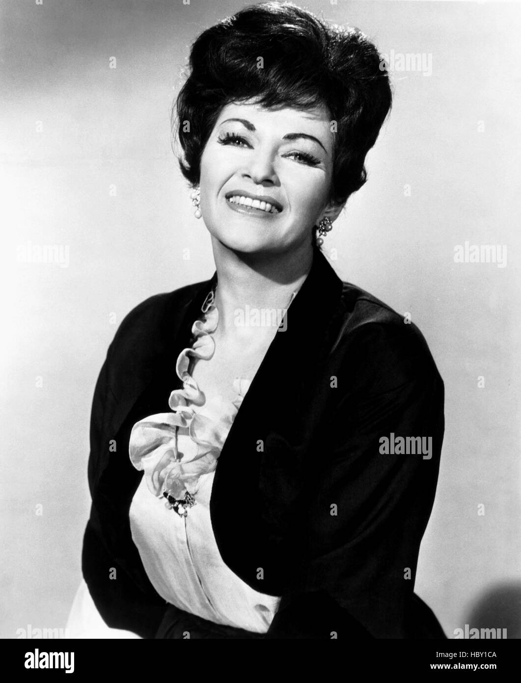 HOSTILE GUNS, Yvonne De Carlo, 1967 Stock Photo - Alamy