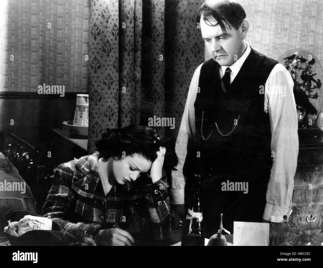 LA BETE HUMAINE, (aka THE HUMAN BEAST), Simone Simon, Fernand Ledoux ...