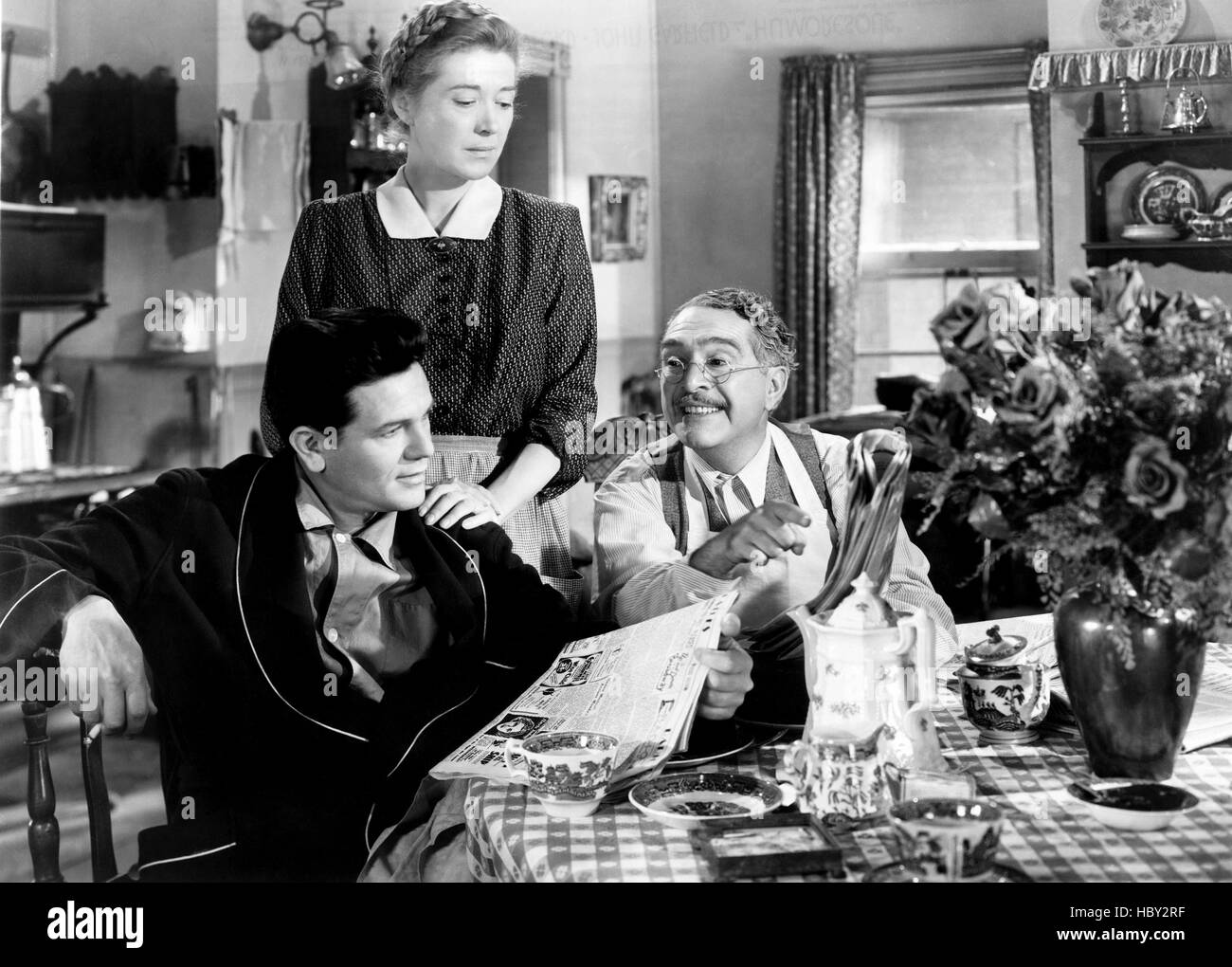 HUMORESQUE, from left, John Garfield, Ruth Nelson, J. Carrol Naish ...