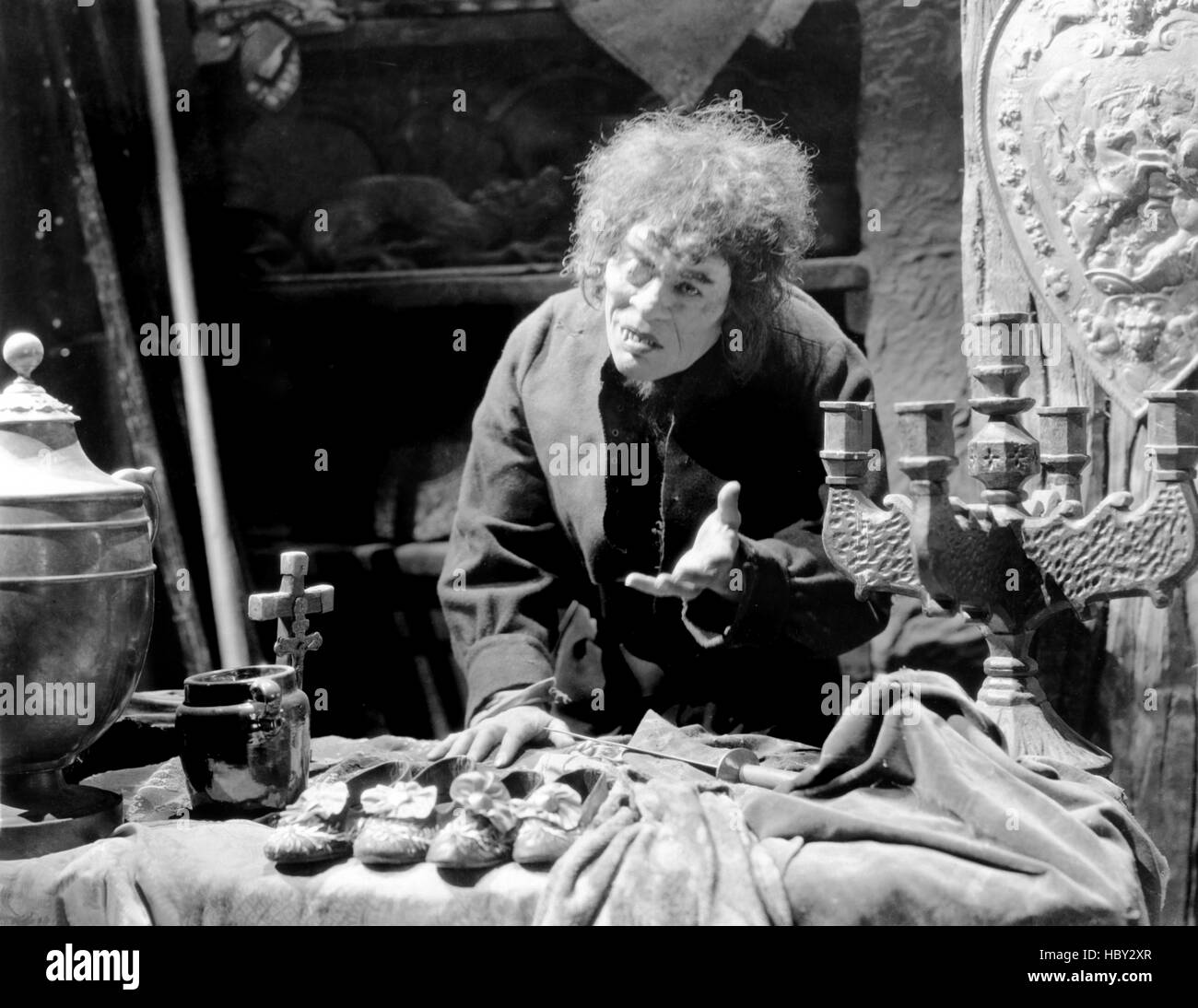 THE HUNCHBACK OF NOTRE DAME, Lon Chaney, Sr., 1923 Stock Photo - Alamy