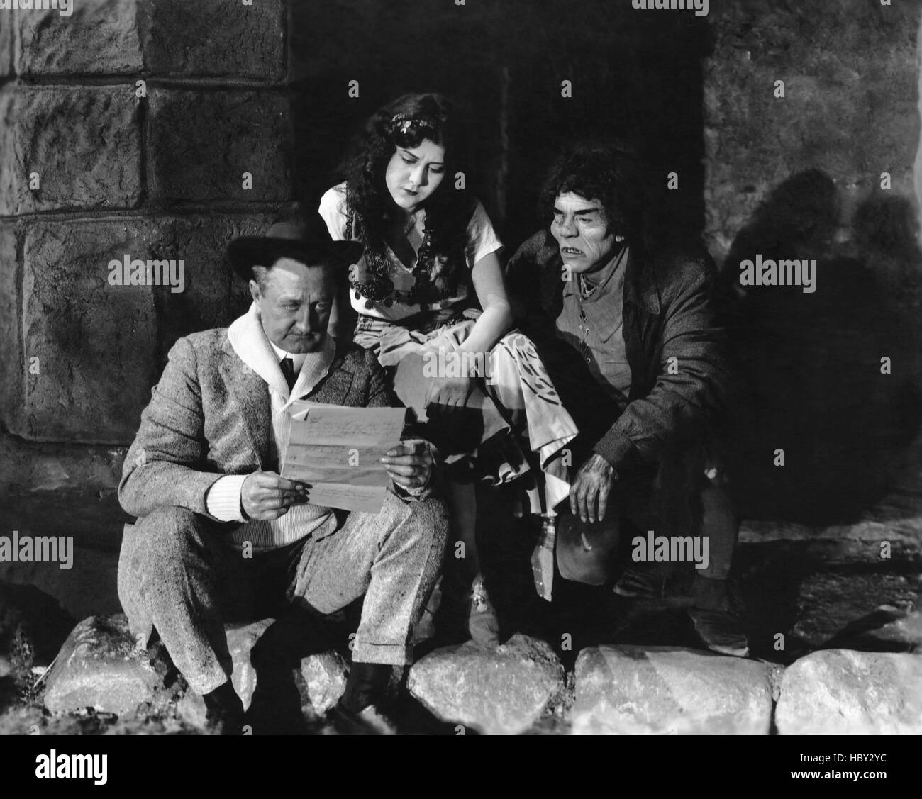 THE HUNCHBACK OF NOTRE DAME, director Wallace Worsley, Patsy Ruth ...