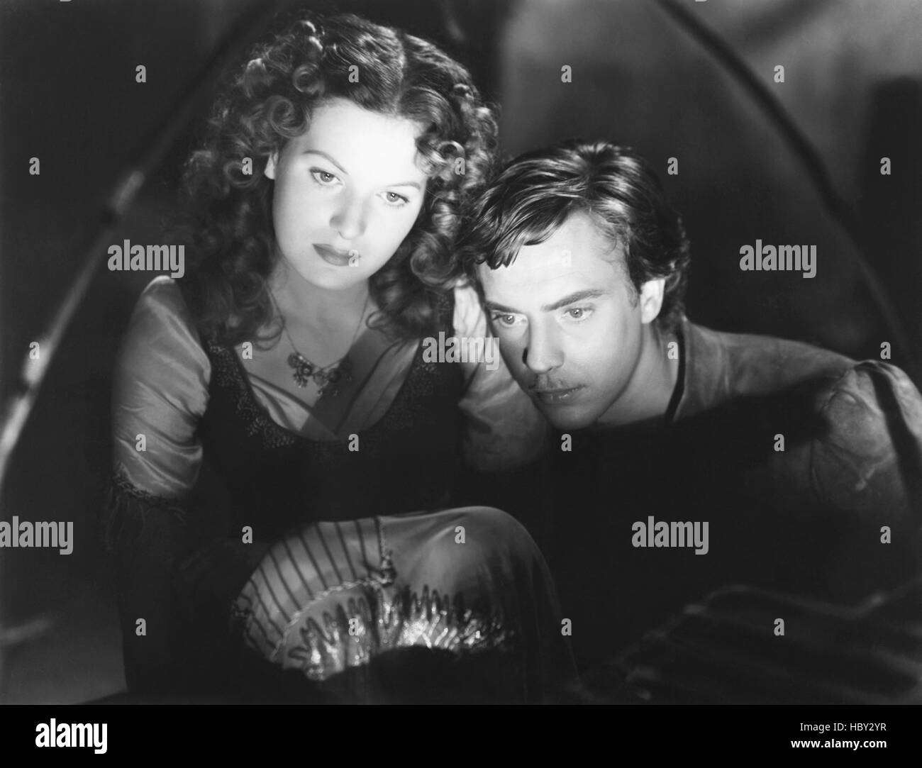 THE HUNCHBACK OF NOTRE DAME, from left: Maureen O'Hara, Edmond O'Brien ...