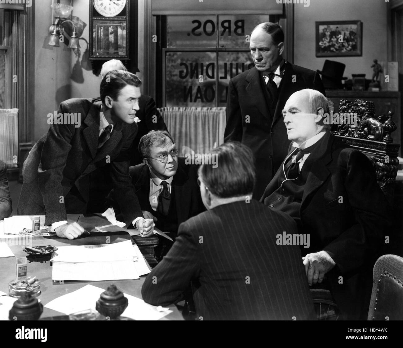 IT'S A WONDERFUL LIFE, James Stewart, Thomas Mitchell, Frank Hagney ...