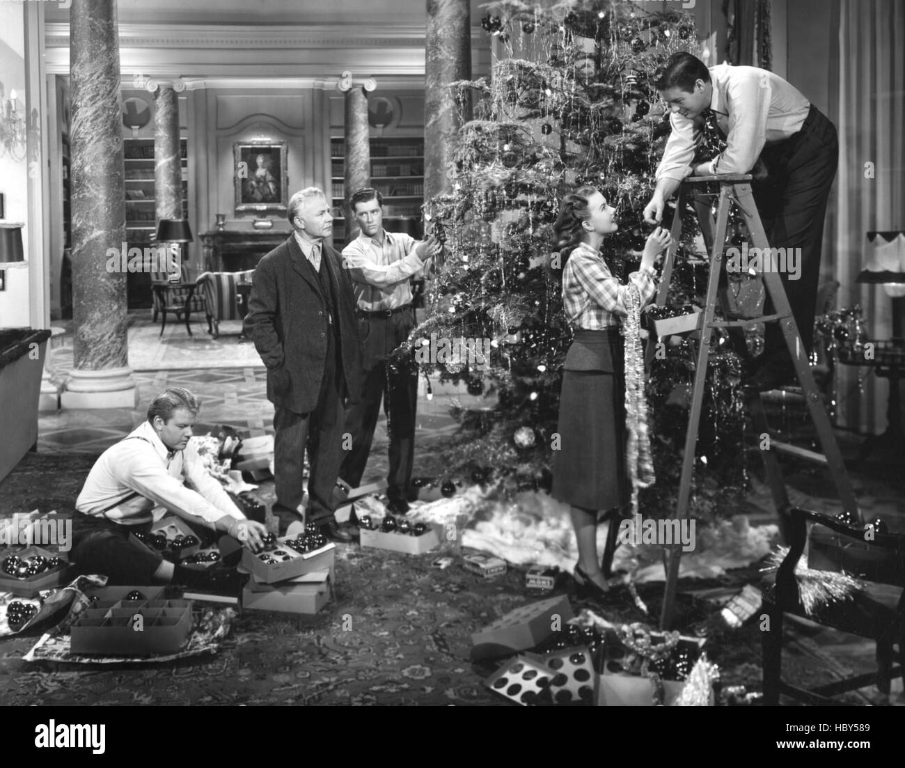 IT HAPPENED ON 5th AVENUE, Alan Hale Jr, Charles Ruggles, Edward Ryan ...