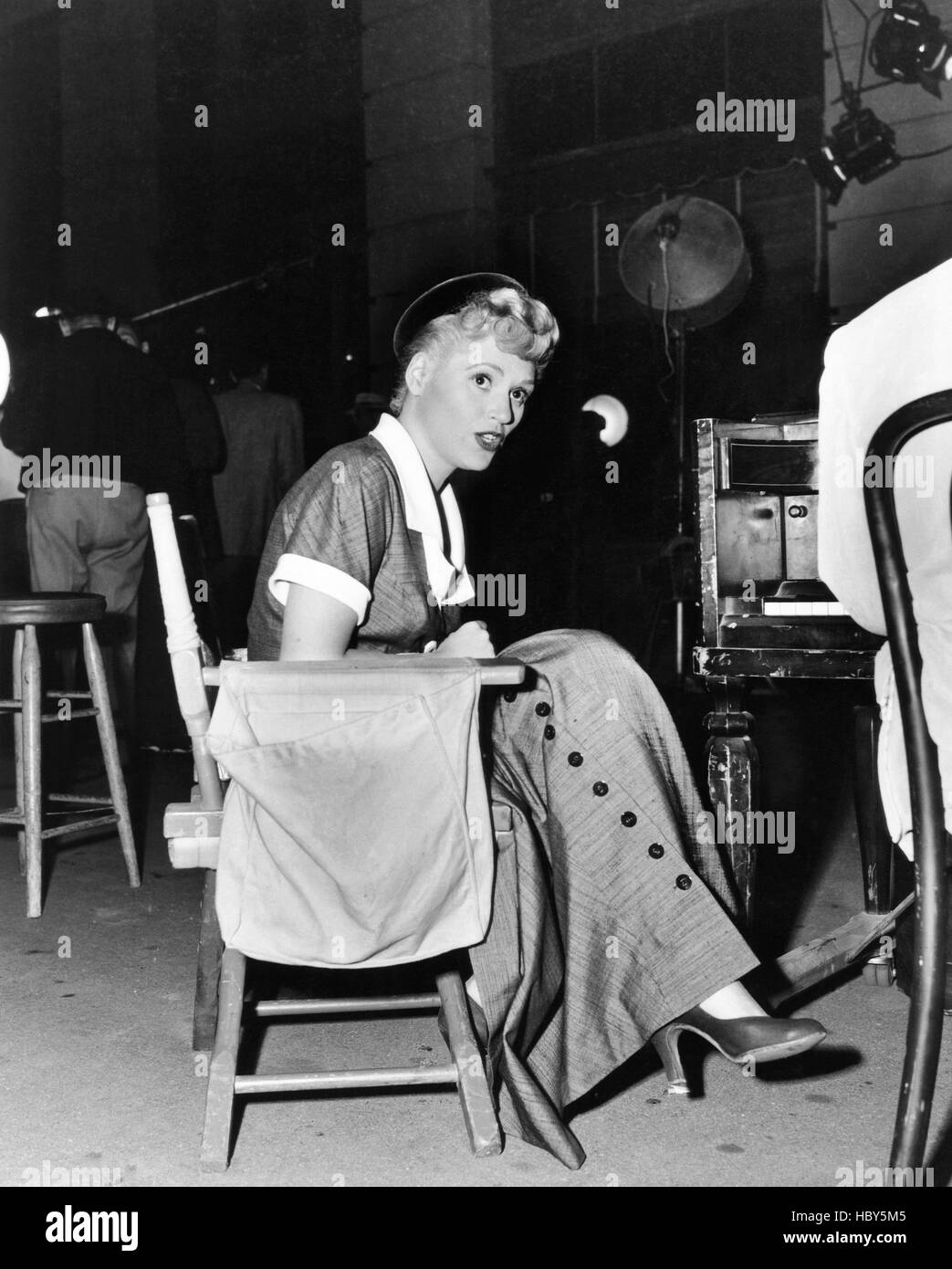 IT SHOULD HAPPEN TO YOU, Judy Holliday, on set, 1954 Stock Photo - Alamy