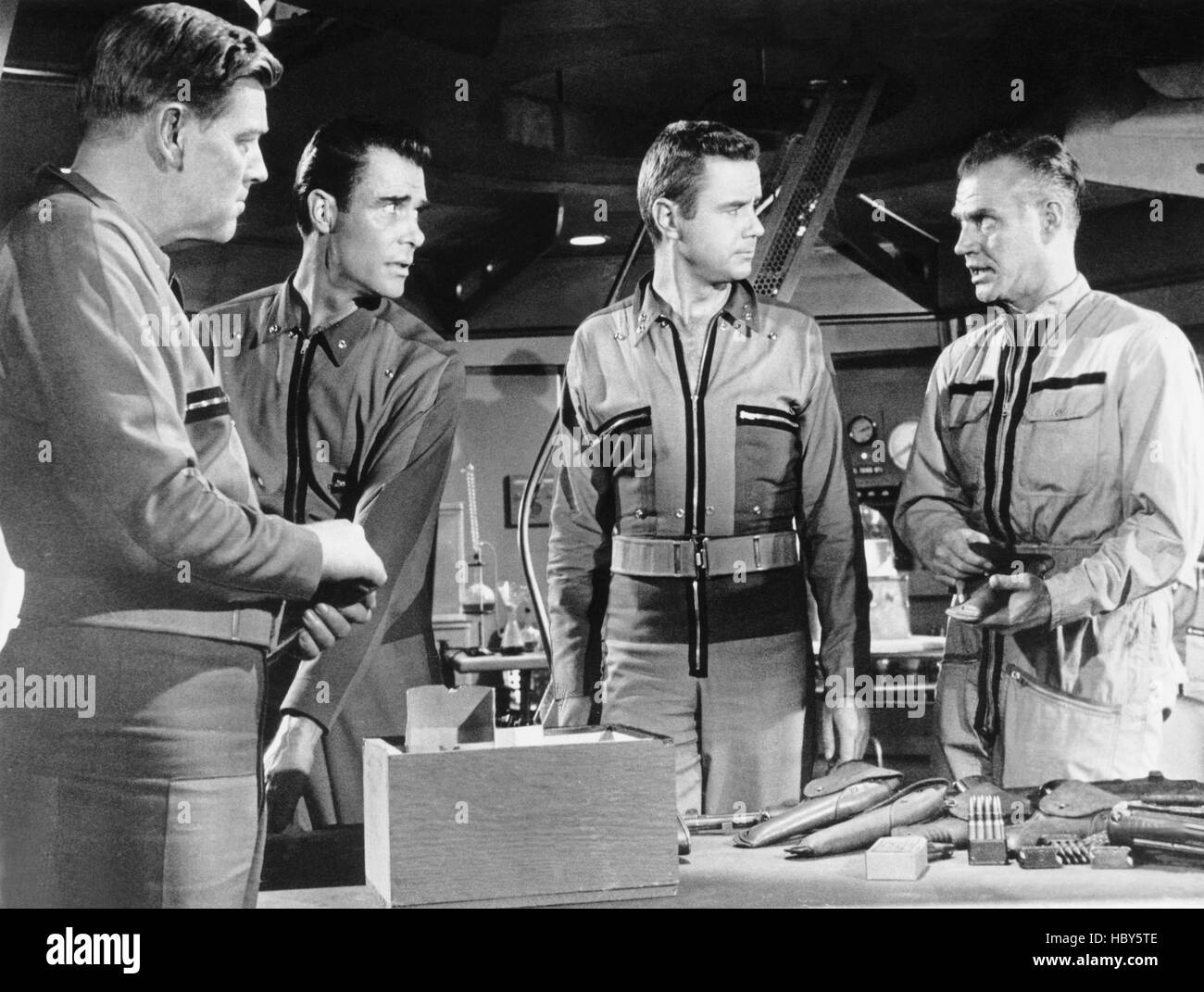 IT! THE TERROR FROM BEYOND SPACE, from left, Paul Langton, Kim ...